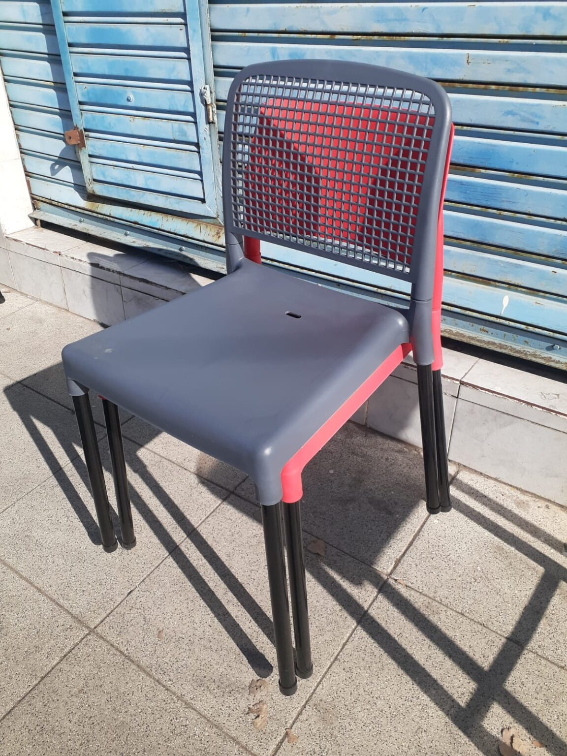 Sillas Plásticas Apilables – Varios Colores – Para Exterior – Sillas JR